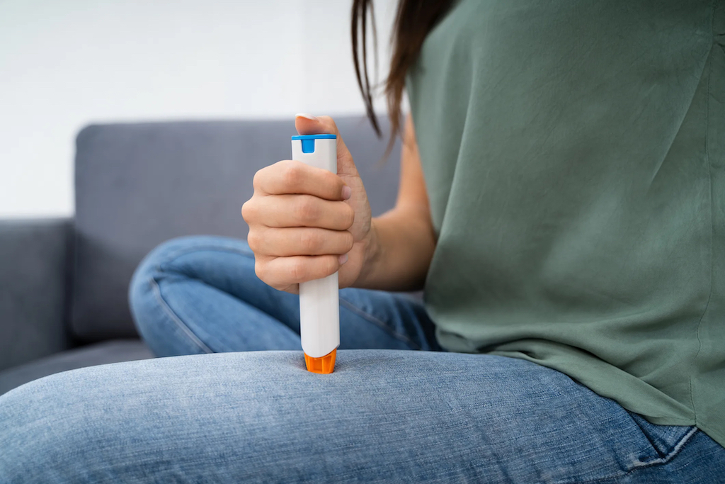 Use and Administration of Epinephrine Auto-Injectors - FirstAid Responders